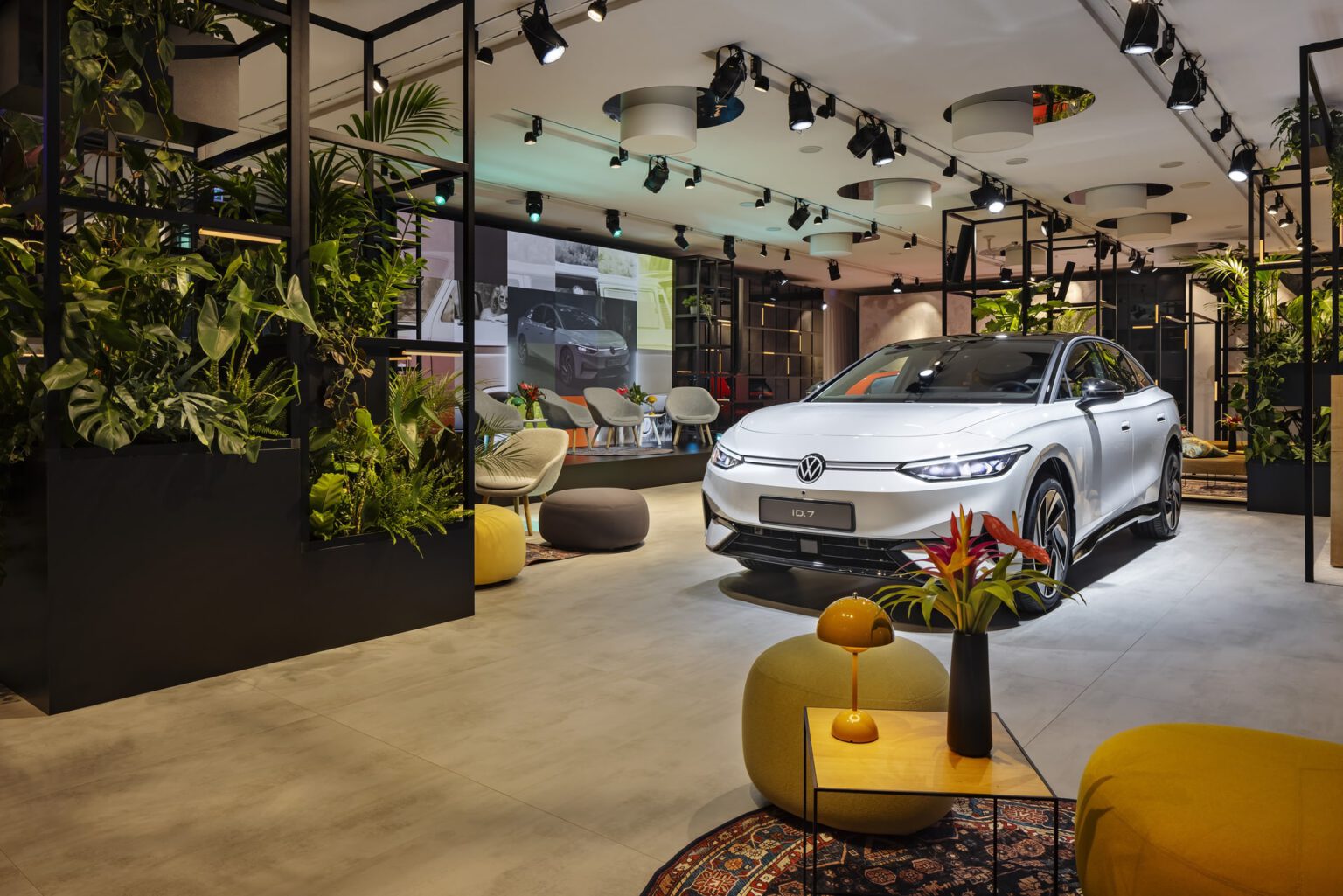 Media Hub @IAA | SMART MINDS - SMART MINDS