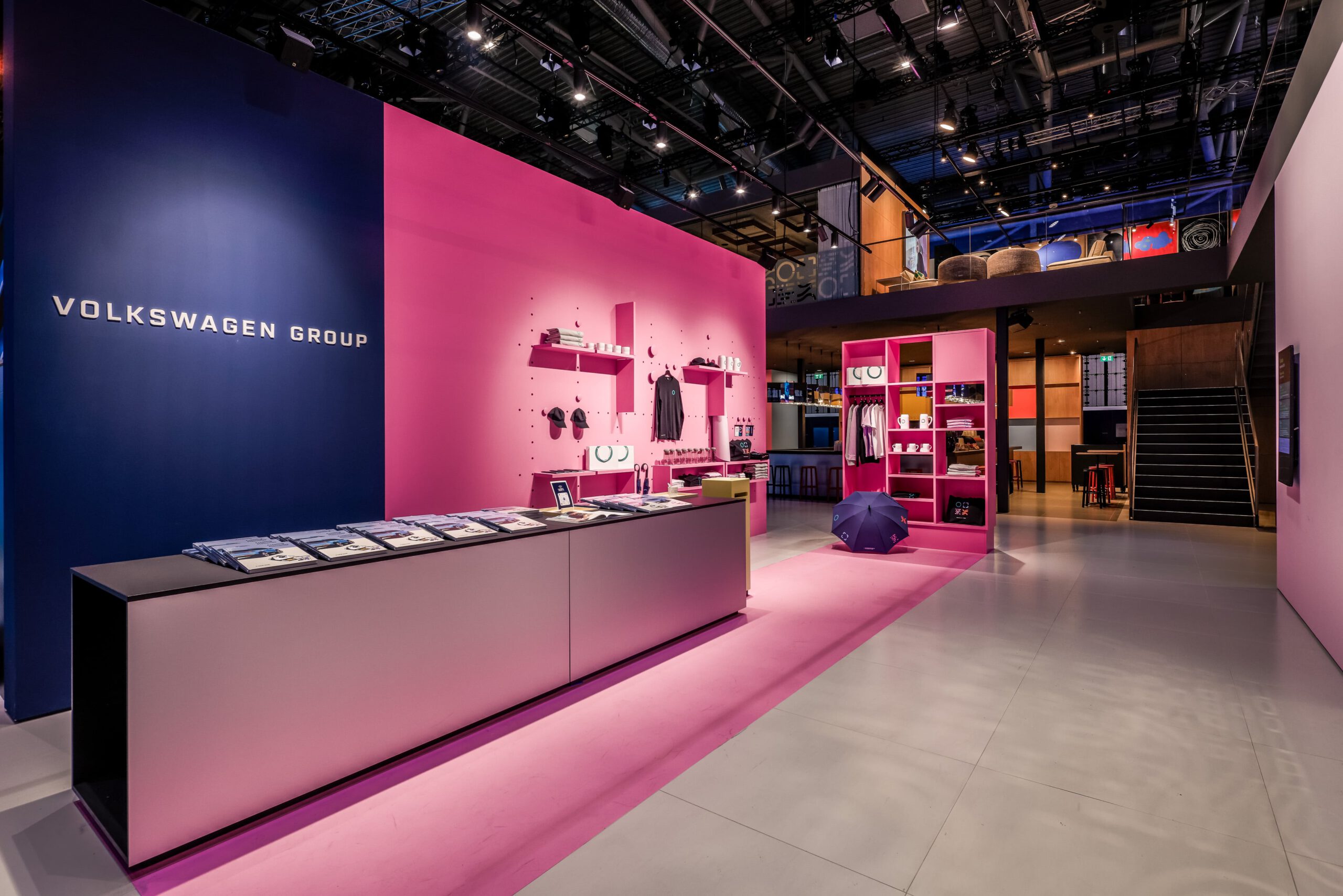 IAA Summit Booth | SMART MINDS